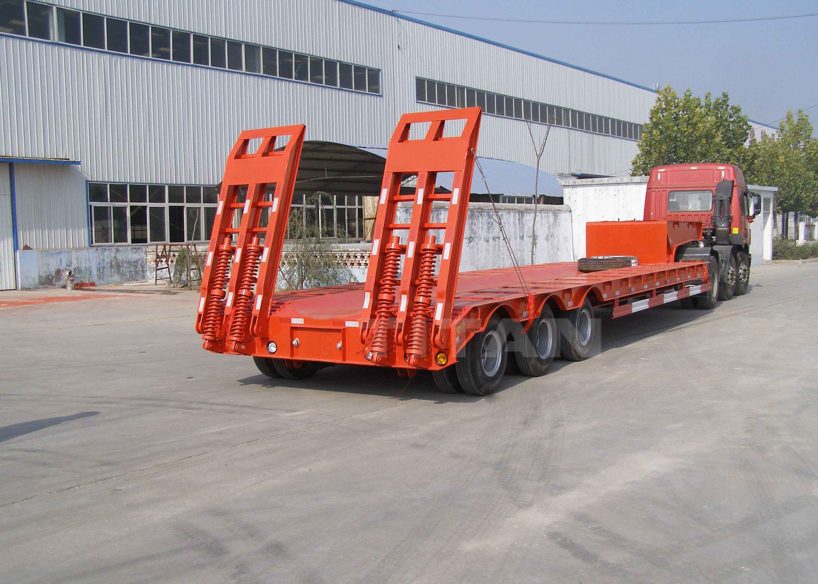 3 Axles 100 Tons Lowbed Semi Trailer Truck Trailer For Heavy Duty For Sale